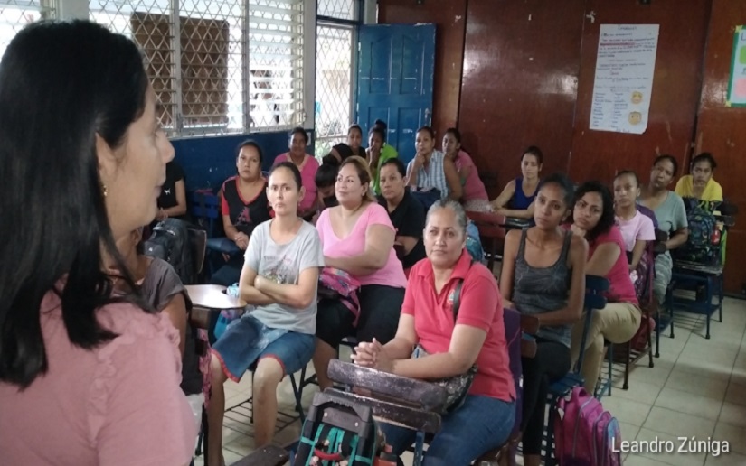 Madres De Familia Reciben Charla De Sensibilización Sobre Violencia