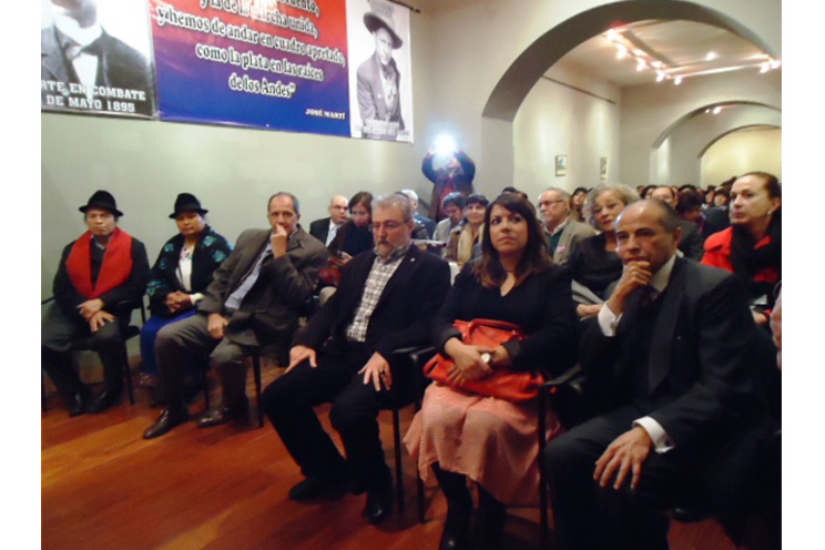 Rinden honores al General Sandino y José Martí en Bolivia Rinden honores al General Sandino y José Martí en Bolivia