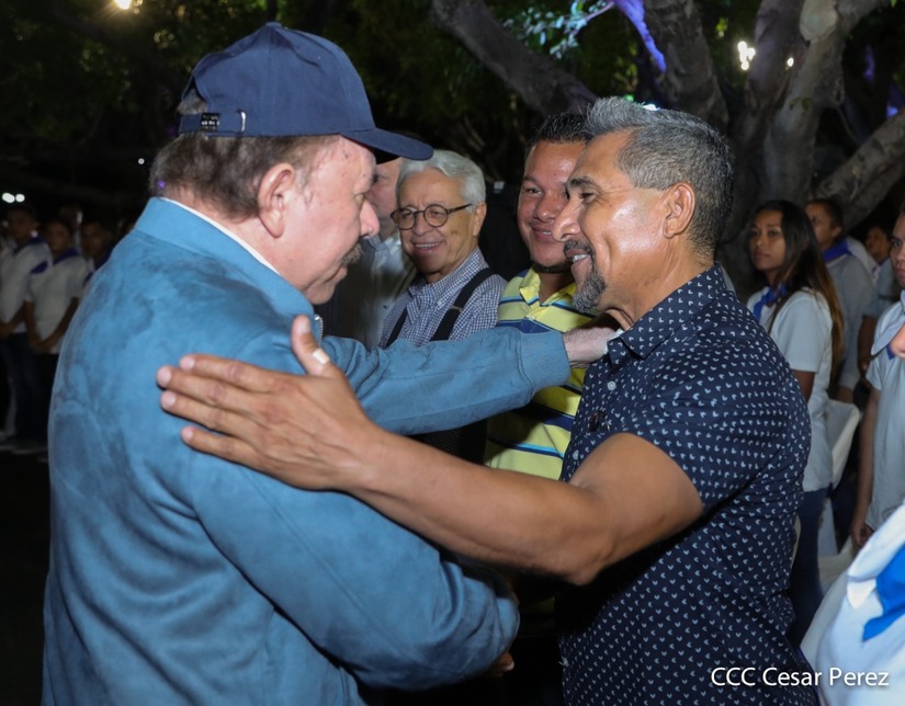 Homenaje al héroe nacional Roberto Clemente