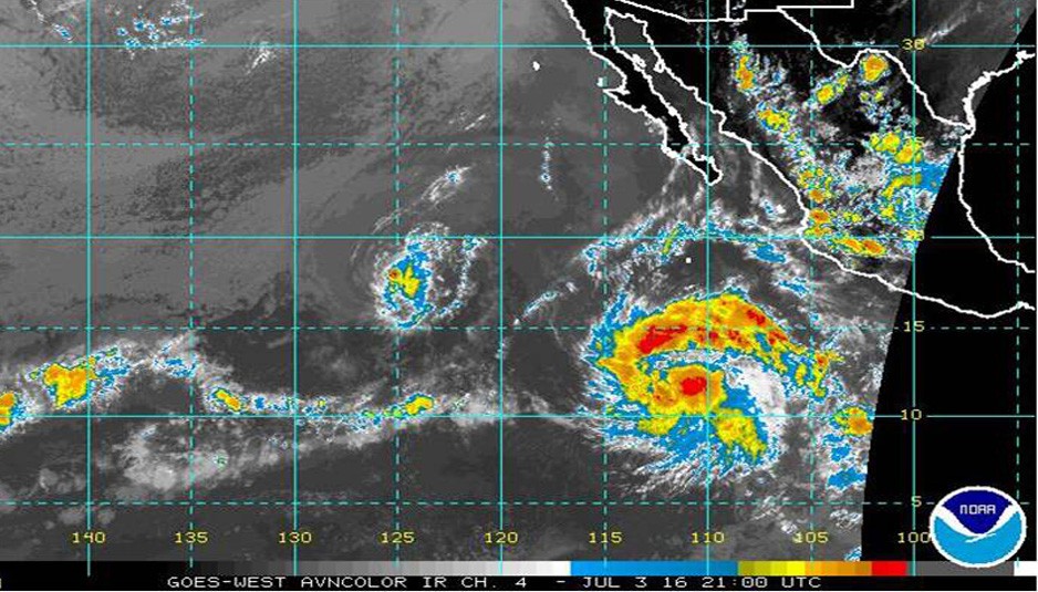 Tormenta Blas se aleja de tierra con miras a convertirse en huracán
