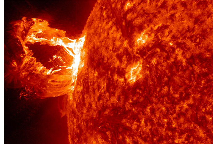 Tormenta solar impacta la Tierra