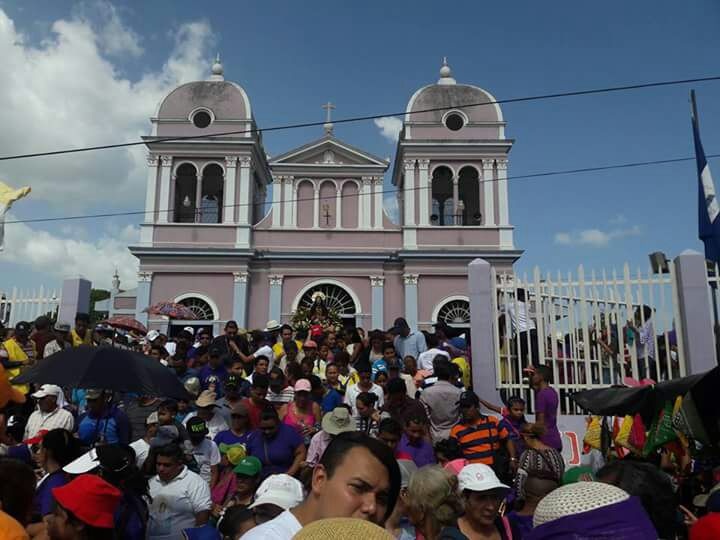 Multitudinaria procesión de Jesús del Rescate en Rivas