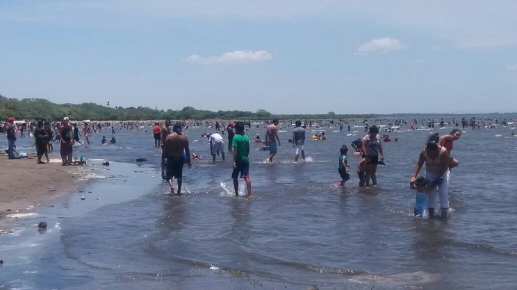 Tres desaparecidos en balneario El Menco