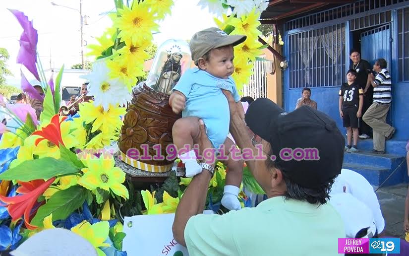 El Mocito recorre las calles del Mercado Oriental