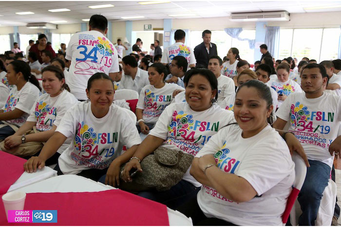 Jóvenes médicos graduados en Cuba revisan retos que tienen por delante Jóvenes médicos graduados en Cuba revisan retos que tienen por delante