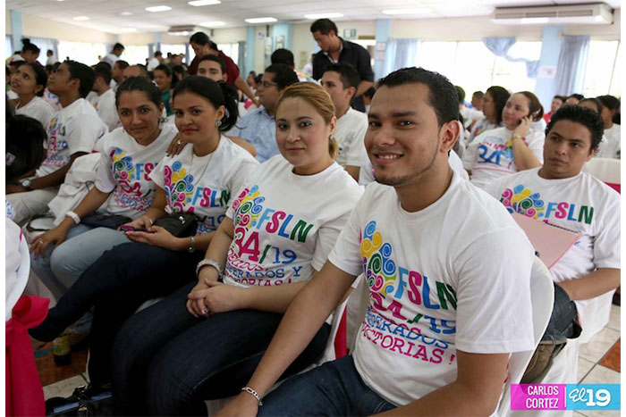 Jóvenes médicos graduados en Cuba revisan retos que tienen por delante Jóvenes médicos graduados en Cuba revisan retos que tienen por delante