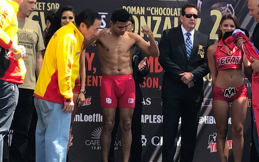 Chocolatito vence a la báscula nuevamente al marcar 114.8lbs