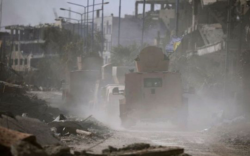 Hallan armas estadounidenses en arsenal de Daesh en Siria