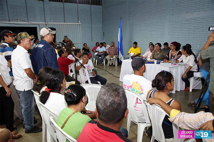 ALMA presenta presupuesto municipal a pobladores del Distrito II