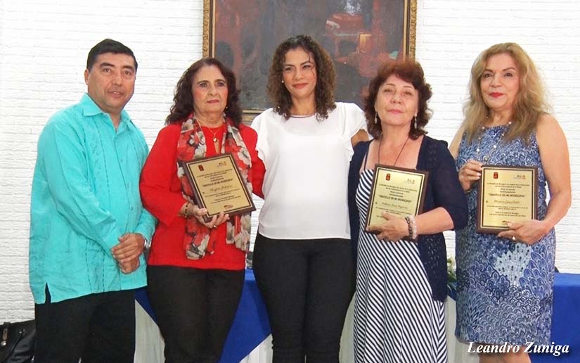 Entregan reconocimiento a Blanca Guardado, Haydee Palacios y Svetlana ...