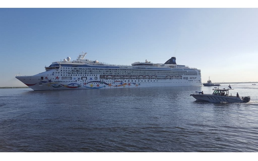 Fuerza Naval brindó seguridad al arribo del crucero “NORWEGIAN STAR”