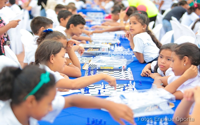 Realizan quinta edición de la Mega Simultánea de Ajedrez
