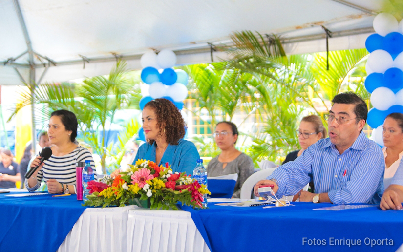 Pobladores del distrito 6 participan de cabildo municipal