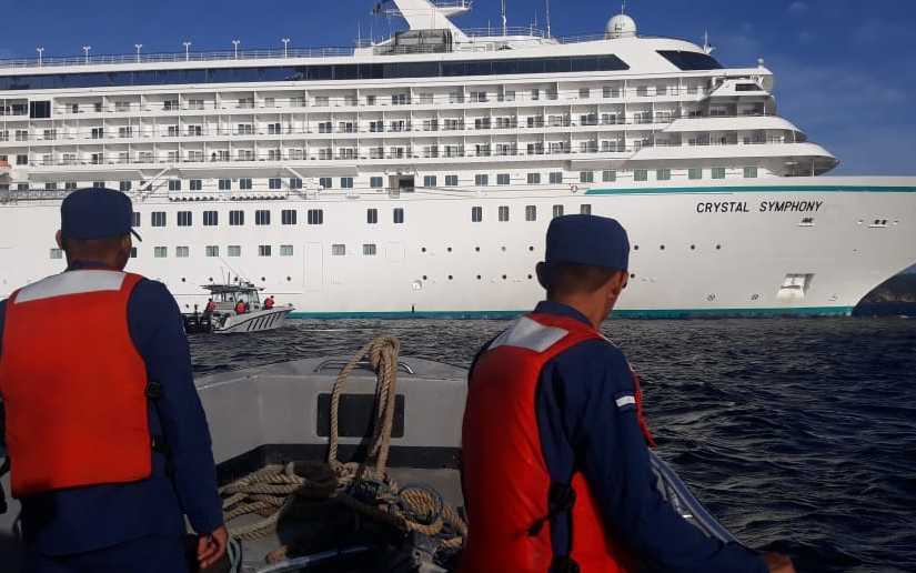 Fuerza Naval brindó seguridad al arribo del crucero Mv Crystal Symphony