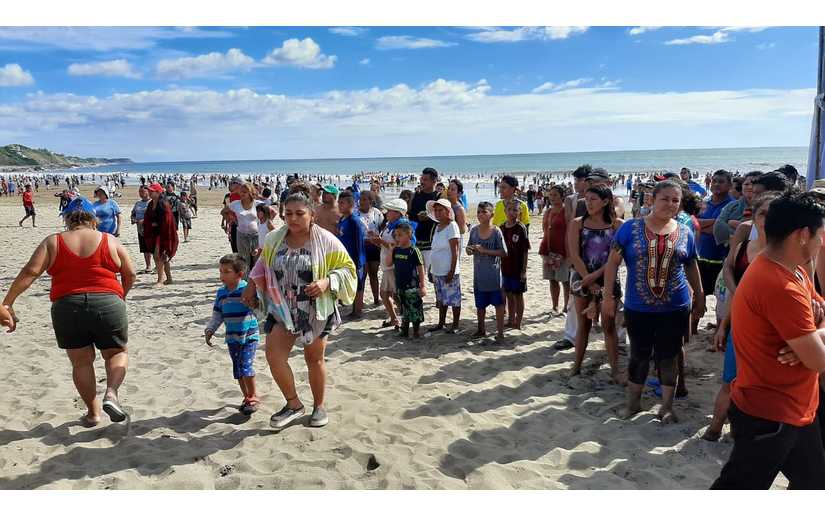 Familias Visitan Playas Caraceñas