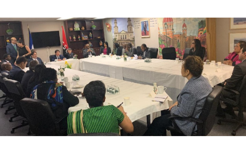 Canciller Denis Moncada en desayuno con embajadores ante Naciones ...