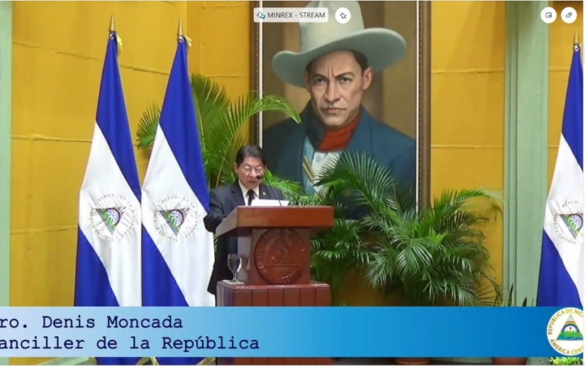 Embajadores presentan Copias de Estilo al Canciller Denis Moncada Colindres