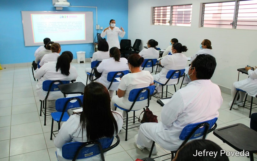 Capacitan a enfermeras de los hospitales de Nicaragua