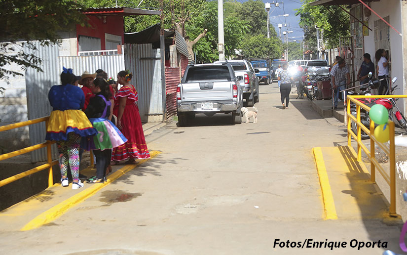 Alcaldía de Managua entrega calles nuevas a pobladores del barrio ...