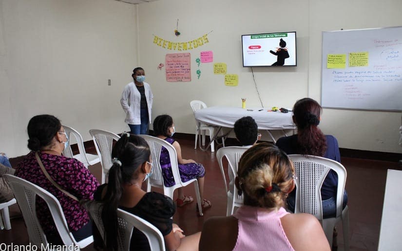 Niños Y Padres De Familia Reciben Charla Sobre Valores Y Comunicación