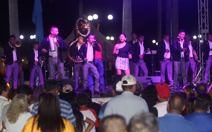 Banda Sureña despidió la Semana Santa en el Puerto Salvador Allende