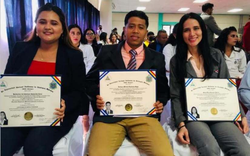 73 nuevos profesionales de Educación Superior se graduaron en Unan ...