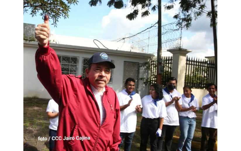 Presidente Daniel Ortega después de ejercer su Derecho al Voto (06-11-22)