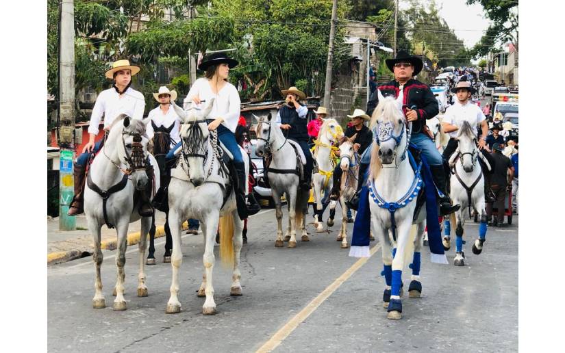 Realizan tradicional desfile hípico en Diriamba