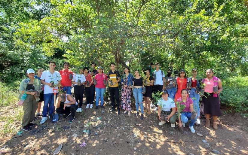 Estudiantes conmemoran a nuestro Héroe Nacional General Benjamín Zeledón