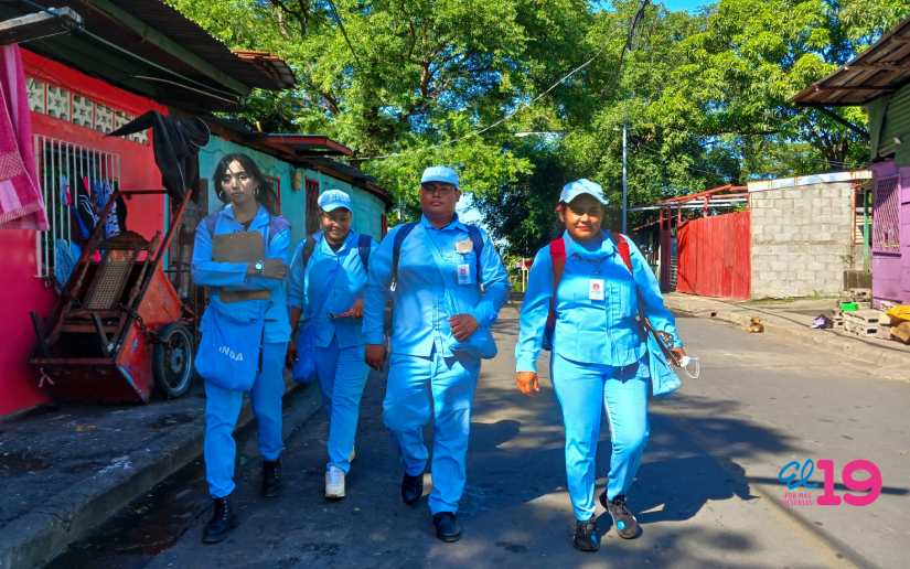 Familias de Lomas de Chico Pelón dan la batalla a los zancudos