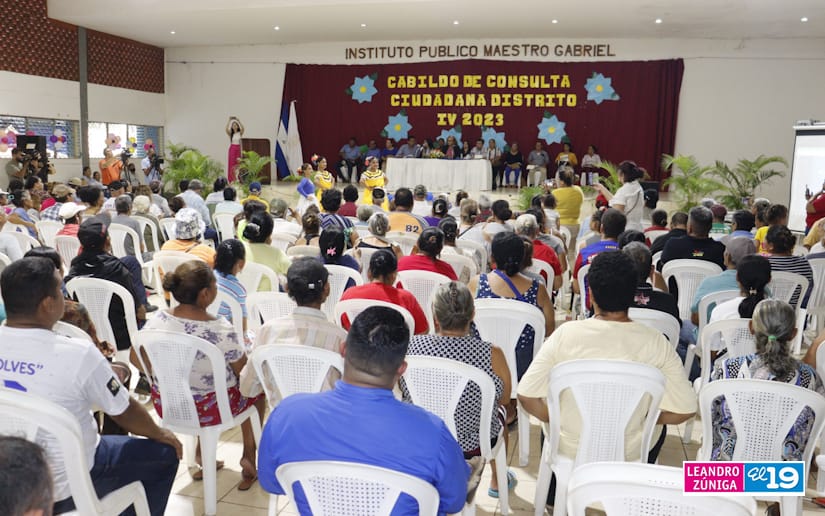 Familias del Distrito Cuatro participan en Cabildo Municipal