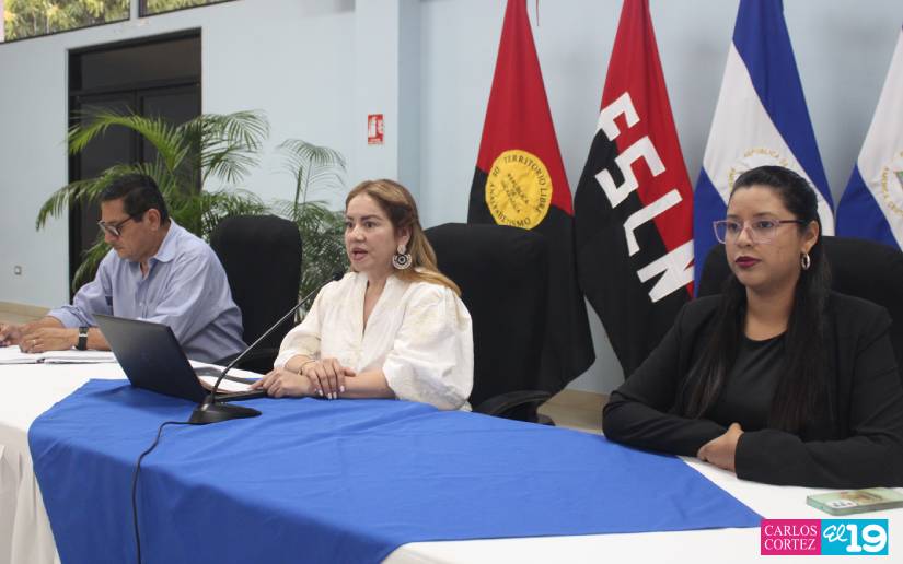 Mined rinde homenaje a los poetas Rubén Darío y Leonel Rugama