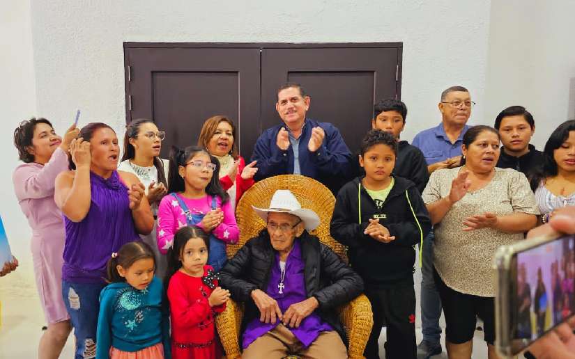 Homenajean al artista popular Don Adán Hernández Rocha en saludo a su ...