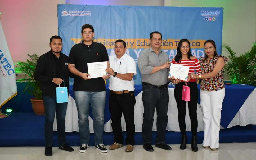 Inatec entrega reconocimiento a Estudiantes Técnicos destacados del año ...