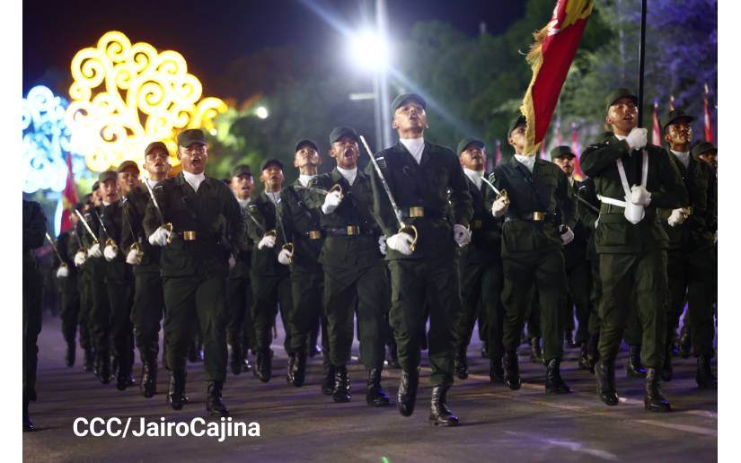 Realizan práctica general para el desfile por el 45 aniversario de constitución del Ejército de ...