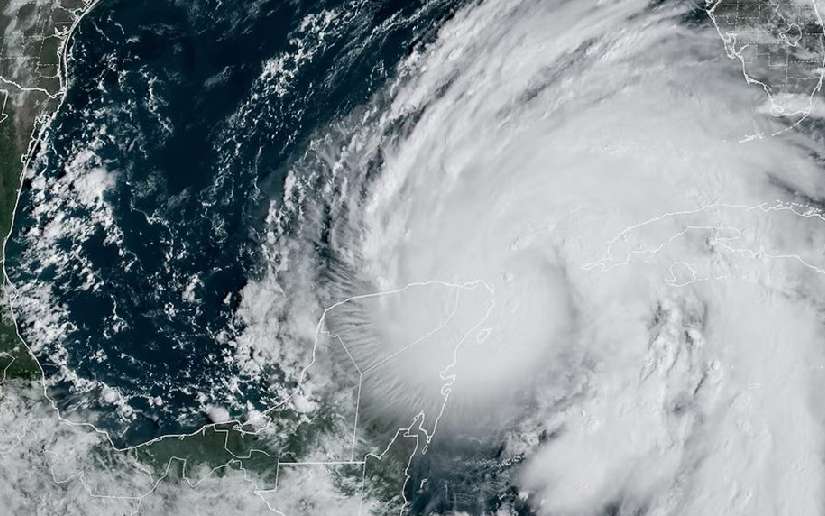 Helene se convierte en huracán categoría 1