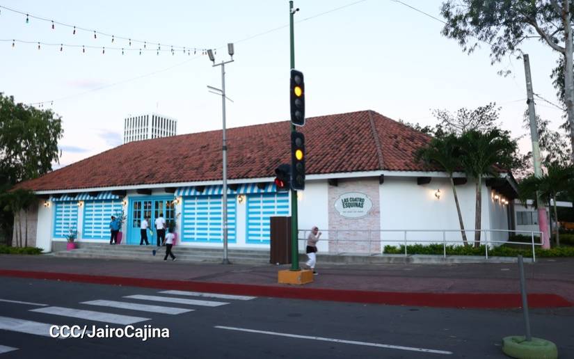 Conoce el nuevo food court "Las cuatro Esquinas" en la Avenida de ...