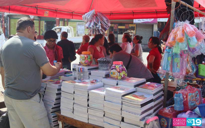 Uniformes, mochilas y útiles a precios accesibles en la Feria Escolar ...
