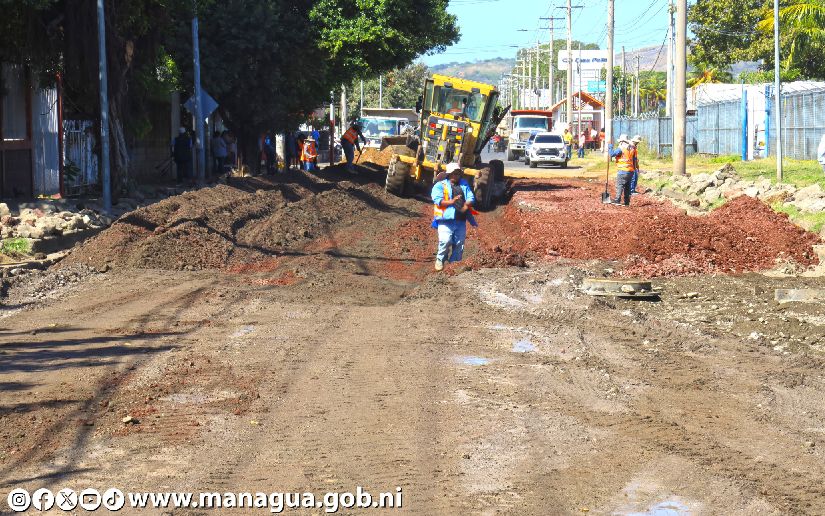Alcaldesa Reyna Rueda supervisa avance de obra vial en la Calle El ...