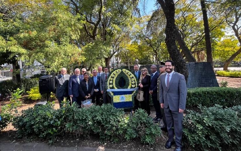 Rubén Darío homenajeado en el Parque América de la Colonia Polanco de ...