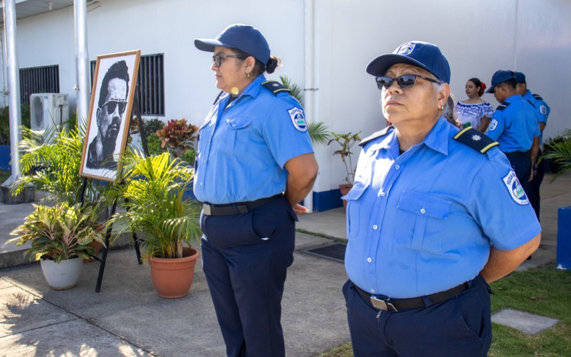 Servidores públicos conmemoran 49 aniversario del paso a la ...