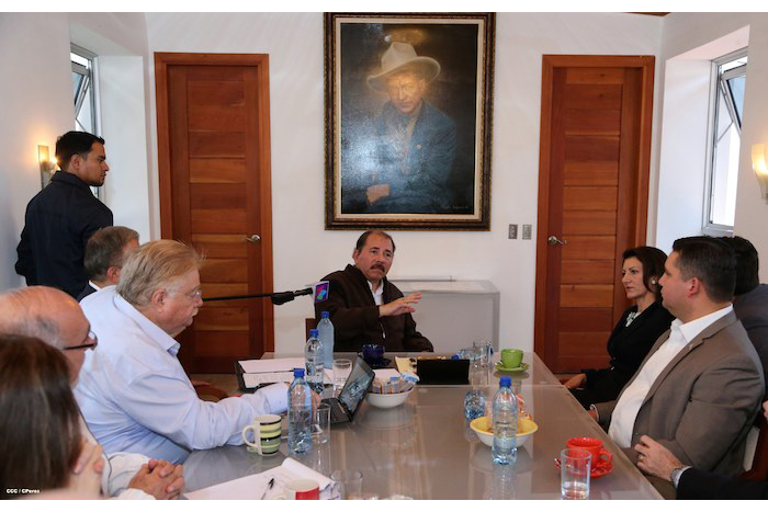 Encuentro de Daniel con la Señora Jodi Bond, Vicepresidenta de la ...