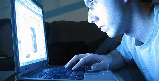 El padre del internet predice una "era oscura digital"