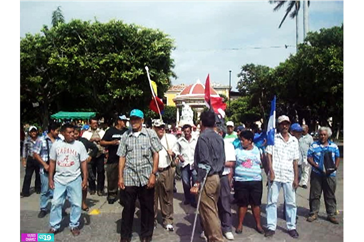 Combatientes históricos de Granada honran la memoria de Héroes y Mártires