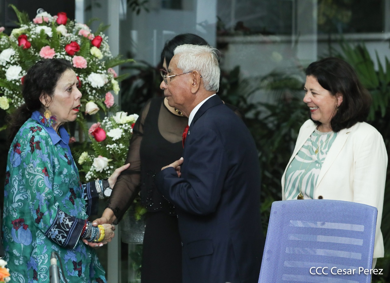 Presidente Daniel Ortega y vicepresidenta Rosario Murillo en ameno ...