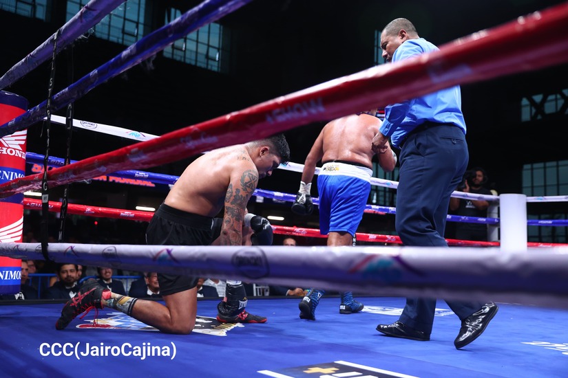 Velada de Boxeo Regreso a Casa en el Polideportivo Alexis Arguello