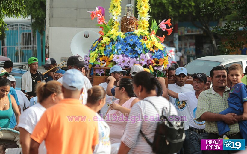 El Mocito recorre calles del barrio Carlos Marx