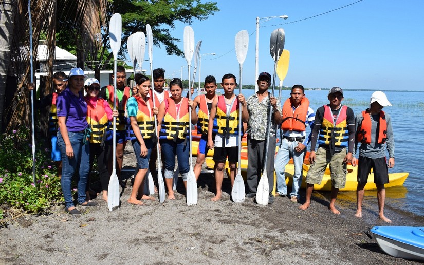 Realizan en Granada Competencia Recreativa de Kayak
