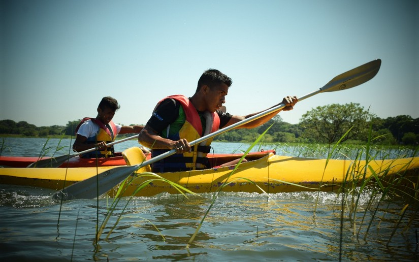 Realizan en Granada Competencia Recreativa de Kayak
