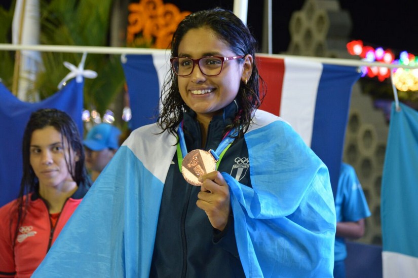 Atletas centroamericanos de natación admirados de moderno complejo de ...